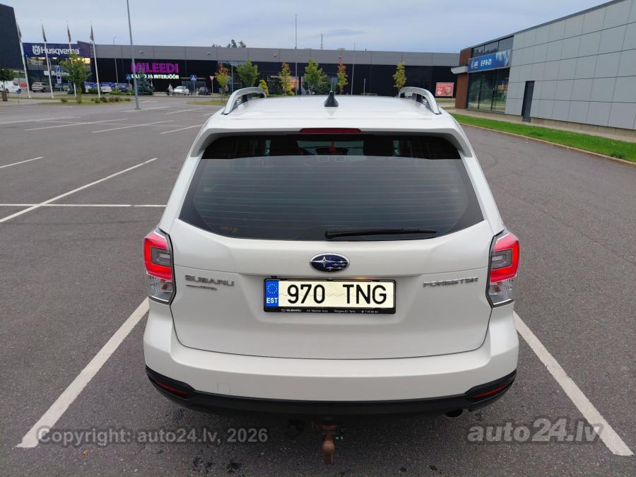 White Subaru Forester 2018 in Tartu, with an engine capacity of 2.00 L and mileage of 199 thousand km for 13500 €, photo 6 on AUTOMOTO.COM.LV