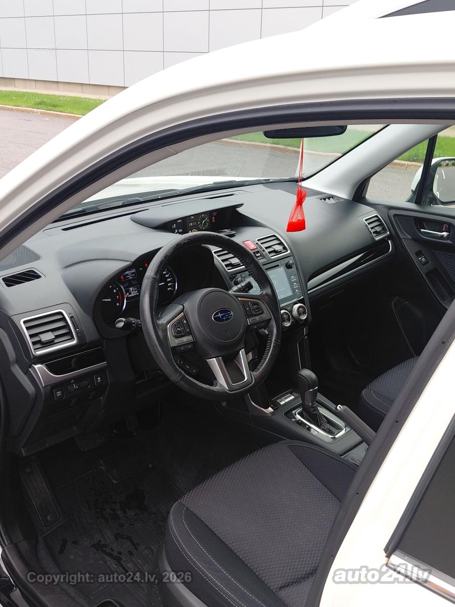 White Subaru Forester 2018 in Tartu, with an engine capacity of 2.00 L and mileage of 199 thousand km for 13500 €, photo 7 on AUTOMOTO.COM.LV