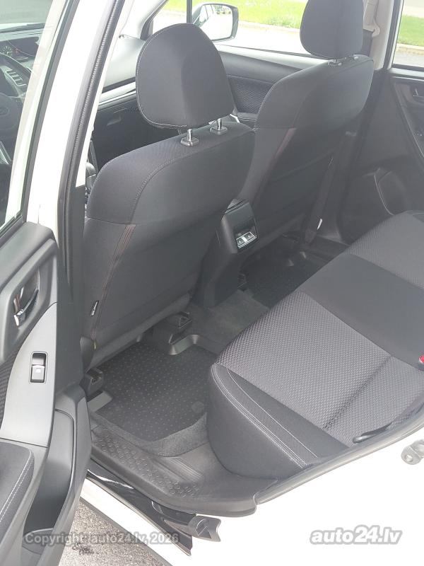 White Subaru Forester 2018 in Tartu, with an engine capacity of 2.00 L and mileage of 199 thousand km for 13500 €, photo 9 on AUTOMOTO.COM.LV