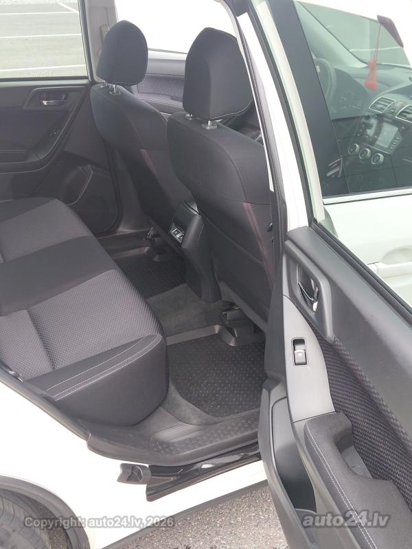 White Subaru Forester 2018 in Tartu, with an engine capacity of 2.00 L and mileage of 199 thousand km for 13500 €, photo 10 on AUTOMOTO.COM.LV