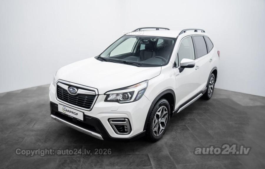 White Subaru Forester 2019 in Tallinn, with an engine capacity of 2.00 L and mileage of 241 thousand km for 13999 €, photo 1 on AUTOMOTO.COM.LV