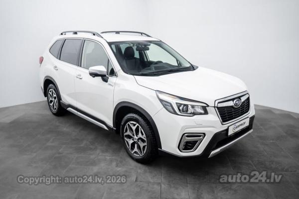 White Subaru Forester 2019 in Tallinn, with an engine capacity of 2.00 L and mileage of 241 thousand km for 13999 €, photo 3 on AUTOMOTO.COM.LV