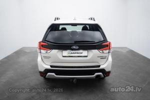 White Subaru Forester 2019 in Tallinn, with an engine capacity of 2.00 L and mileage of 241 thousand km for 13999 €, photo 5 on AUTOMOTO.COM.LV