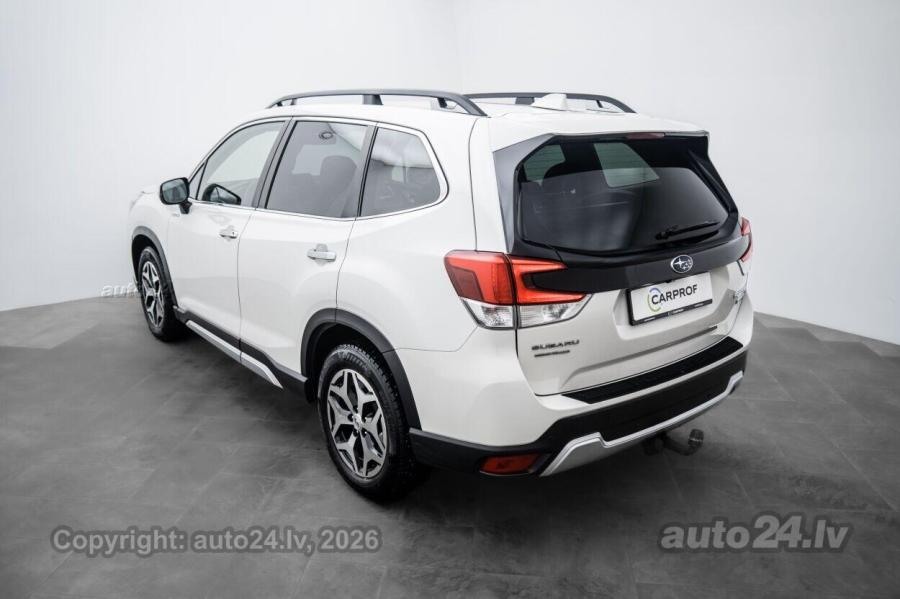 White Subaru Forester 2019 in Tallinn, with an engine capacity of 2.00 L and mileage of 241 thousand km for 13999 €, photo 6 on AUTOMOTO.COM.LV
