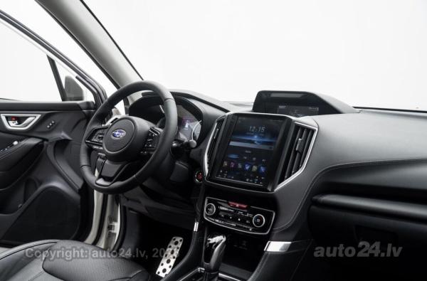 White Subaru Forester 2019 in Tallinn, with an engine capacity of 2.00 L and mileage of 241 thousand km for 13999 €, photo 11 on AUTOMOTO.COM.LV