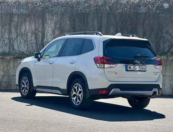 White Subaru Forester 2022 in Vilnius, with an engine capacity of 2.00 L and mileage of 66 thousand km for 24900 €, photo 6 on AUTOMOTO.COM.LV