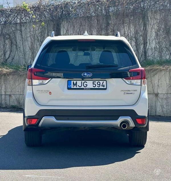 White Subaru Forester 2022 in Vilnius, with an engine capacity of 2.00 L and mileage of 66 thousand km for 24900 €, photo 7 on AUTOMOTO.COM.LV