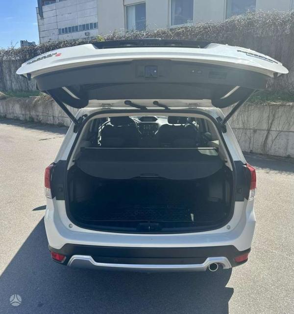 White Subaru Forester 2022 in Vilnius, with an engine capacity of 2.00 L and mileage of 66 thousand km for 24900 €, photo 8 on AUTOMOTO.COM.LV
