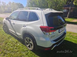 White Subaru Forester 2023 in Tallinn, with an engine capacity of 2.00 L and mileage of 40 thousand km for 38000 €, photo 3 on AUTOMOTO.COM.LV
