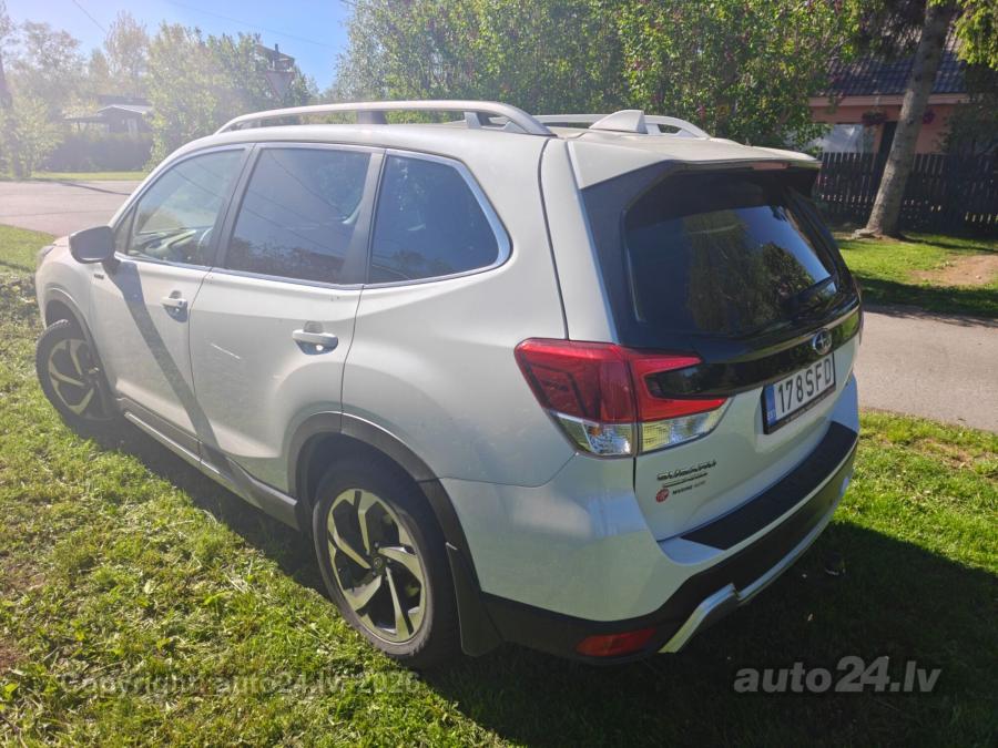 White Subaru Forester 2023 in Tallinn, with an engine capacity of 2.00 L and mileage of 40 thousand km for 38000 €, photo 3 on AUTOMOTO.COM.LV