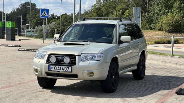 Yellow Subaru Forester 2007 in Druskininkai, with an engine capacity of 2.50 L and mileage of 328 thousand km for 4400 €, photo 1 on AUTOMOTO.COM.LV
