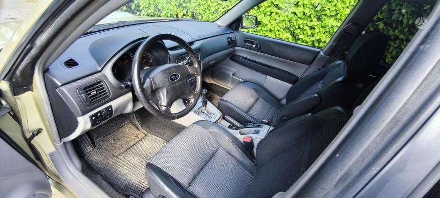 Yellow Subaru Forester 2003 in Kaunas, with an engine capacity of 2.00 L and mileage of 250 thousand km for 3900 €, photo 4 on AUTOMOTO.COM.LV