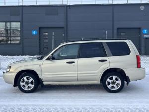 Yellow Subaru Forester 2005 in Silute, with an engine capacity of 2.00 L and mileage of 328 thousand km for 2999 €, photo 7 on AUTOMOTO.COM.LV