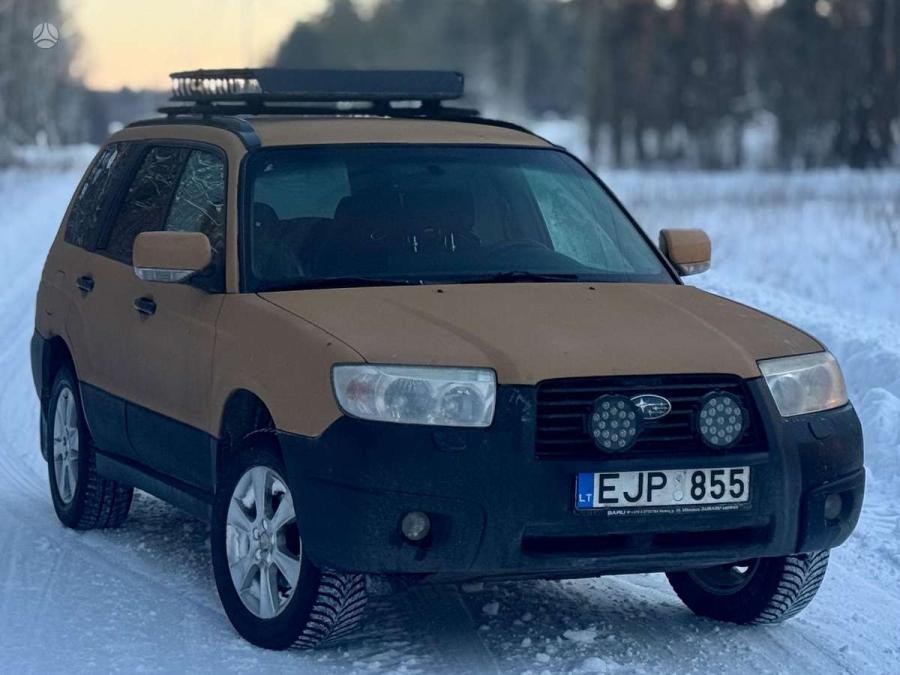 Dzeltens Subaru Forester 2007 Radviliškis, ar dzinēja tilpumu 2.00 L un nobraukumu 176 tūkst. km par 2100 €, foto 1 vietnē AUTOMOTO.COM.LV