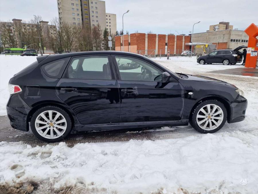 Black Subaru Impreza 2008 in Kaunas, with an engine capacity of 1.99 L and mileage of 177 thousand km for 3300 €, photo 7 on AUTOMOTO.COM.LV
