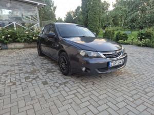 Melns Subaru Impreza 2009 Viļņa, ar dzinēja tilpumu 1.50 L un nobraukumu 230 tūkst. km par 1600 €, foto  vietnē AUTOMOTO.COM.LV