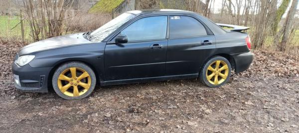Melns Subaru Impreza 2003 Talsi, ar dzinēja tilpumu 2.00 L un nobraukumu 213 tūkst. km par 2100 €, foto 2 vietnē AUTOMOTO.COM.LV