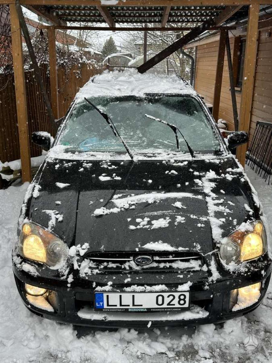 Black Subaru Impreza 2003 in Vilnius, with an engine capacity of 2.00 L and mileage of 258 thousand km for 1300 €, photo 2 on AUTOMOTO.COM.LV
