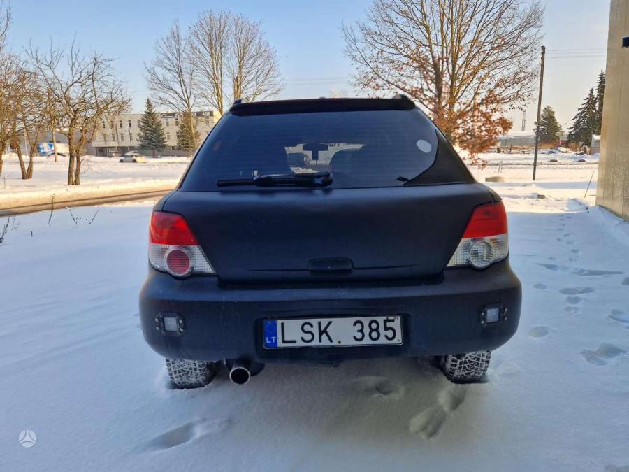 Melns Subaru Impreza 2005 Kauņa, ar dzinēja tilpumu 1.99 L un nobraukumu 141 tūkst. km par 2750 €, foto 6 vietnē AUTOMOTO.COM.LV