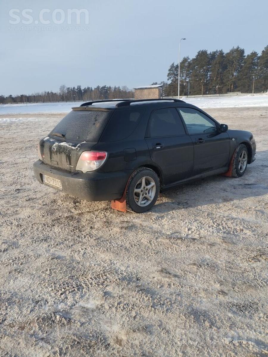 Black Subaru Impreza 2005 in Riga, with an engine capacity of 2.00 L and mileage of 365 thousand km for 2000 €, photo 1 on AUTOMOTO.COM.LV
