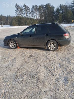 Black Subaru Impreza 2005 in Riga, with an engine capacity of 2.00 L and mileage of 365 thousand km for 2000 €, photo 3 on AUTOMOTO.COM.LV