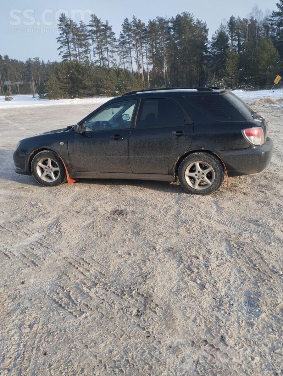 Black Subaru Impreza 2005 in Riga, with an engine capacity of 2.00 L and mileage of 365 thousand km for 2000 €, photo 3 on AUTOMOTO.COM.LV