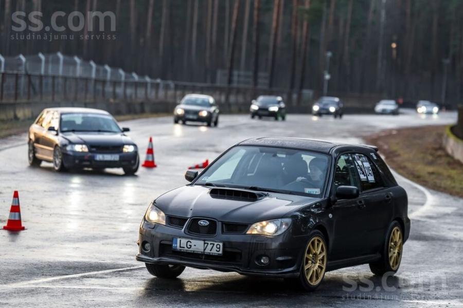 Melns Subaru Impreza 2006 Rīga, ar dzinēja tilpumu 2.50 L un nobraukumu 210 tūkst. km par 17000 €, foto 3 vietnē AUTOMOTO.COM.LV