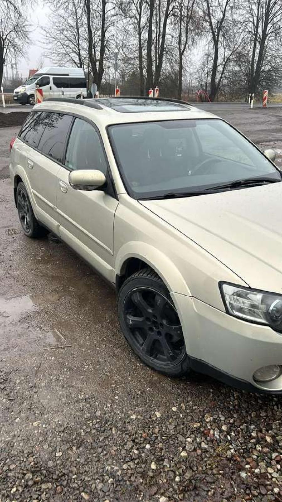 Green Subaru Impreza 2002 in Pagegiai, with an engine capacity of 2.50 L and mileage of 300 thousand km for 1700 €, photo 4 on AUTOMOTO.COM.LV