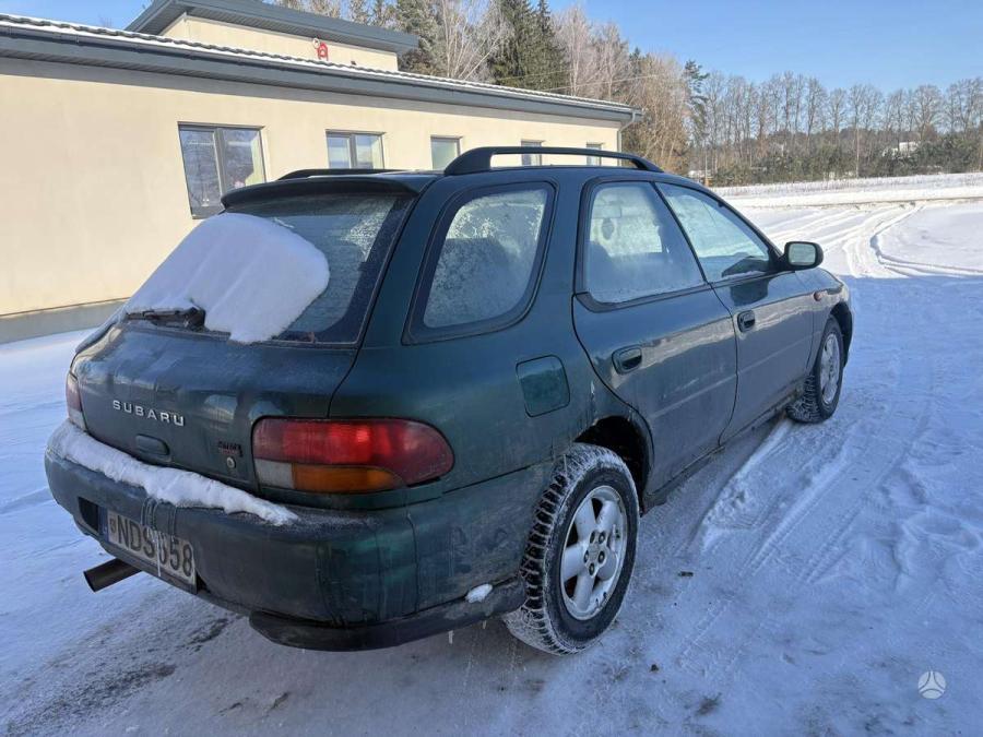 Zaļš Subaru Impreza 2000 Tauragė, ar dzinēja tilpumu 1.60 L un nobraukumu 179 tūkst. km par 1100 €, foto 5 vietnē AUTOMOTO.COM.LV