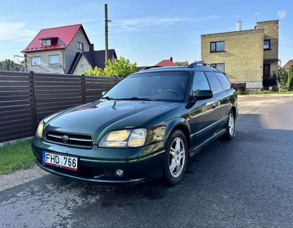 Green Subaru Impreza 2001 in Kaunas, with an engine capacity of 2.46 L and mileage of 348 thousand km for 850 €, photo 1 on AUTOMOTO.COM.LV