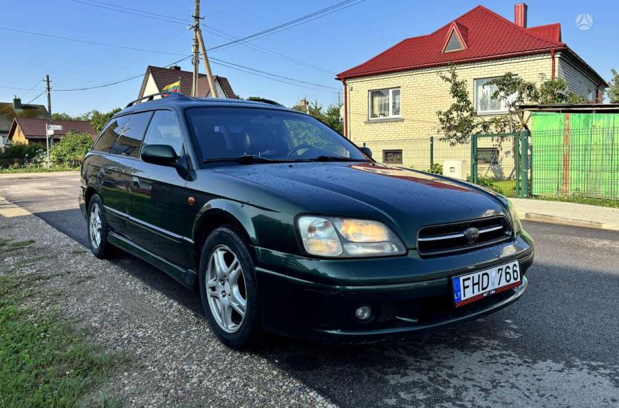 Green Subaru Impreza 2001 in Kaunas, with an engine capacity of 2.46 L and mileage of 348 thousand km for 850 €, photo 3 on AUTOMOTO.COM.LV