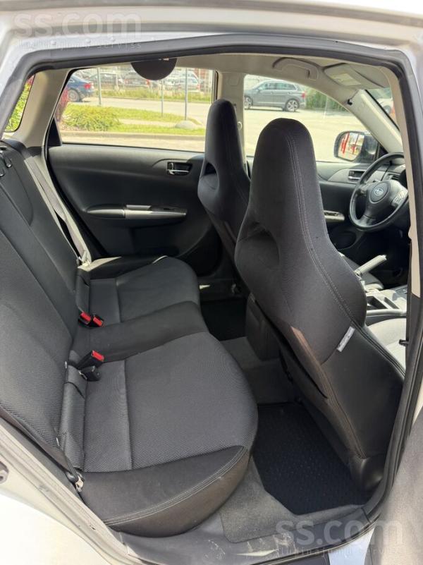 Pelēks Subaru Impreza 2008 Rīga, ar dzinēja tilpumu 2.00 L un nobraukumu 189 tūkst. km par 2350 €, foto 6 vietnē AUTOMOTO.COM.LV