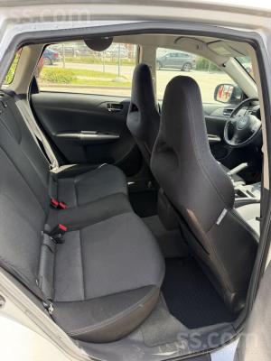 Grey Subaru Impreza 2008 in Riga, with an engine capacity of 2.00 L and mileage of 189 thousand km for 2350 €, photo 7 on AUTOMOTO.COM.LV