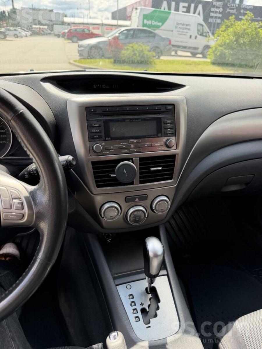 Grey Subaru Impreza 2008 in Riga, with an engine capacity of 2.00 L and mileage of 189 thousand km for 2350 €, photo 10 on AUTOMOTO.COM.LV