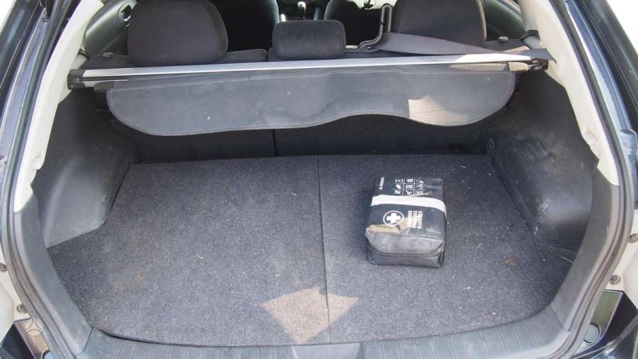 Grey Subaru Impreza 2008 in Klaipeda, with an engine capacity of 2.00 L and mileage of 318 thousand km for 2100 €, photo 15 on AUTOMOTO.COM.LV
