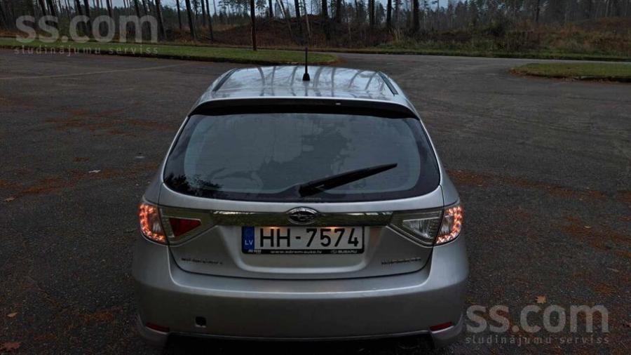 Grey Subaru Impreza 2009 in Cesis, with an engine capacity of 2.00 L and mileage of 184 thousand km for 3200 €, photo 5 on AUTOMOTO.COM.LV
