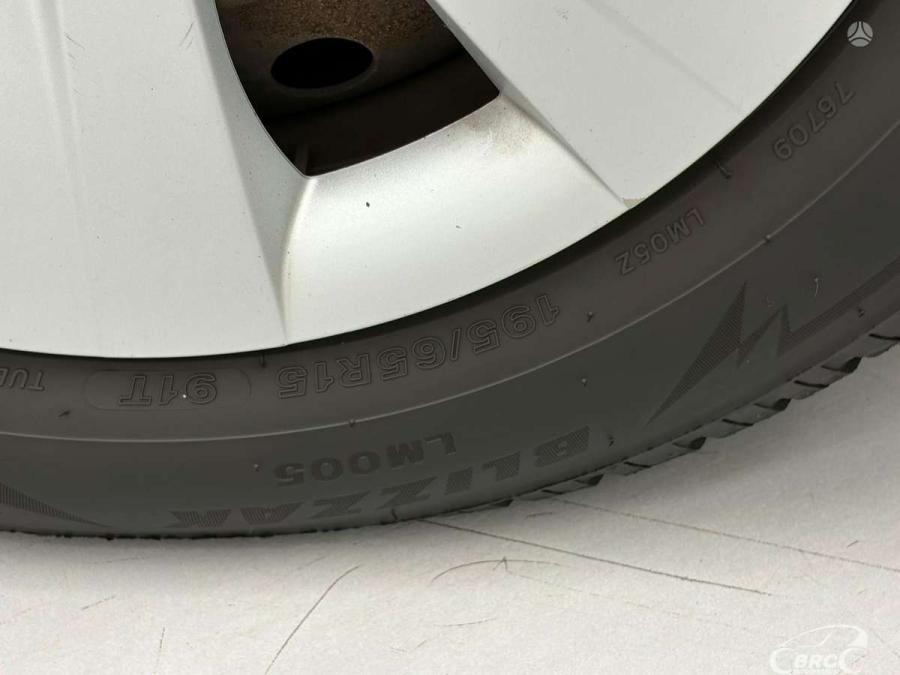 Grey Subaru Impreza 2014 in Vilnius, with an engine capacity of 1.60 L and mileage of 98 thousand km for 5900 €, photo 25 on AUTOMOTO.COM.LV