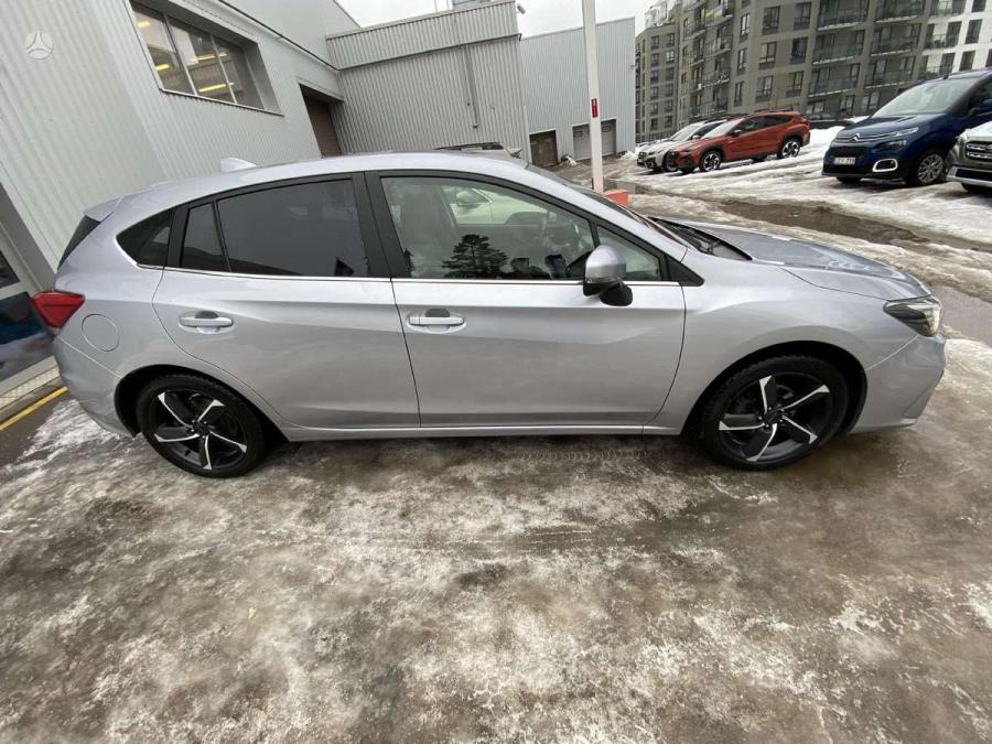 Grey Subaru Impreza 2018 in Vilnius, with an engine capacity of 1.60 L and mileage of 104 thousand km for 12900 €, photo 4 on AUTOMOTO.COM.LV
