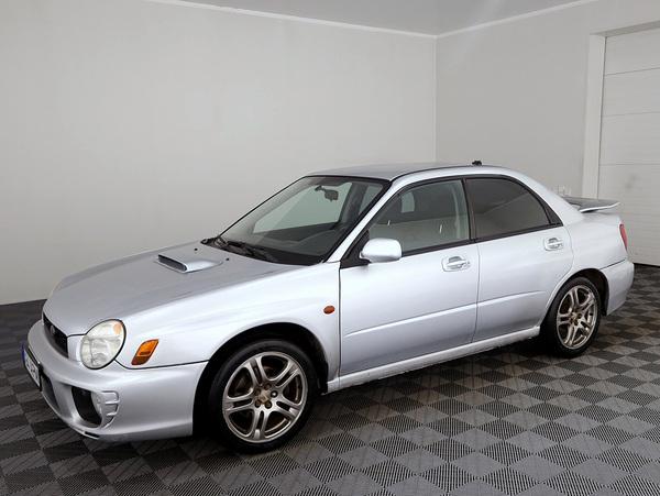 Grey Subaru Impreza 2001 in Tallinn, with an engine capacity of 2.00 L and mileage of 239 thousand km for 1999 €, photo 2 on AUTOMOTO.COM.LV
