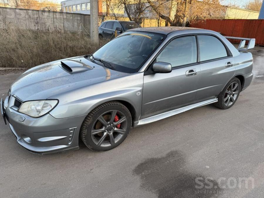 Pelēks Subaru Impreza 2006 Rīga, ar dzinēja tilpumu 2.50 L un nobraukumu 160 tūkst. km par 12500 €, foto 3 vietnē AUTOMOTO.COM.LV