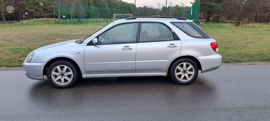 Grey Subaru Impreza 2003 in Vilnius, with an engine capacity of 1.99 L and mileage of 309 thousand km for 2500 €, photo 2 on AUTOMOTO.COM.LV
