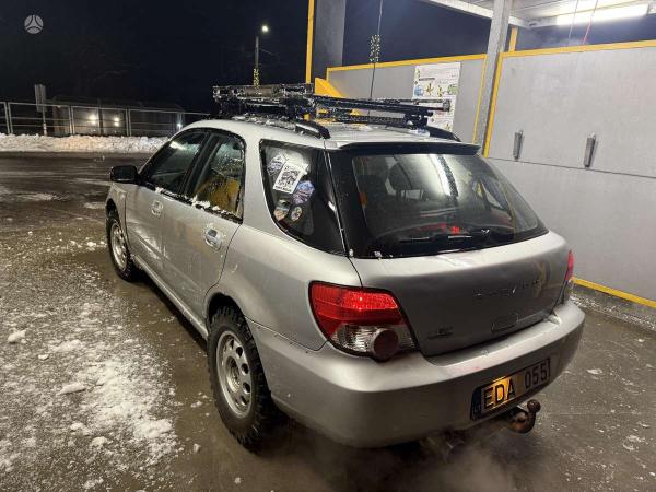 Grey Subaru Impreza 2005 in Kaunas, with an engine capacity of 2.00 L and mileage of 200 thousand km for 1950 €, photo 3 on AUTOMOTO.COM.LV