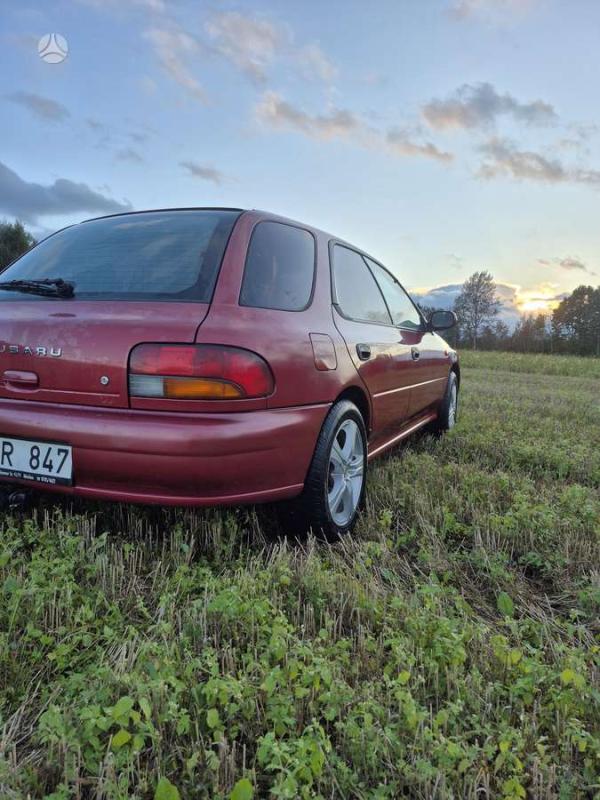 Субару Импреза 1999 в Утена на AUTOMOTO.COM.LV Красный Субару Импреза 1999 в Утена, объемом двигателя 1.60 л и пробегом 252 тыс. км за 1350 €, фото 7 на AUTOMOTO.COM.LV