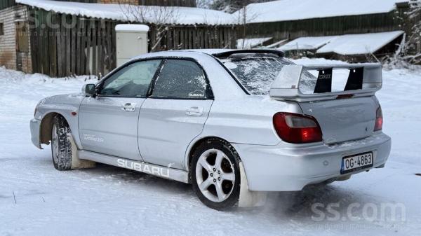 Subaru Impreza 2001 Madona, ar dzinēja tilpumu 2.00 L un nobraukumu 333 tūkst. km par 4200 €, foto 4 vietnē AUTOMOTO.COM.LV