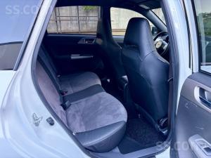White Subaru Impreza 2009 in Riga, with an engine capacity of 2.50 L and mileage of 227 thousand km for 15500 €, photo 11 on AUTOMOTO.COM.LV