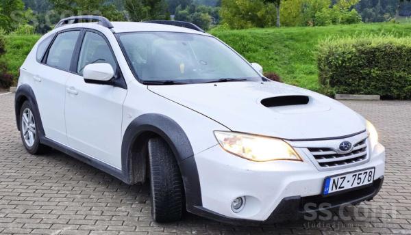 White Subaru Impreza 2011 in Aizkraukle, with an engine capacity of 2.00 L and mileage of 335 thousand km for 3000 €, photo 1 on AUTOMOTO.COM.LV