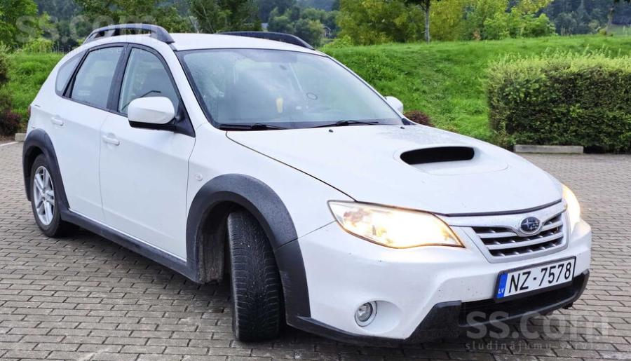 White Subaru Impreza 2011 in Aizkraukle, with an engine capacity of 2.00 L and mileage of 335 thousand km for 3000 €, photo 1 on AUTOMOTO.COM.LV