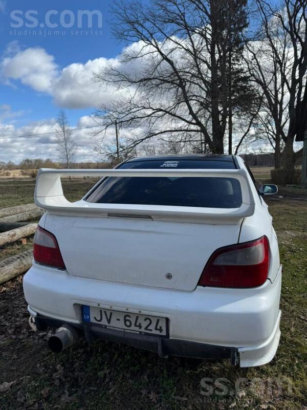 Balts Subaru Impreza 2002 Rēzekne, ar dzinēja tilpumu 2.00 L un nobraukumu 130 tūkst. km par 1500 €, foto 4 vietnē AUTOMOTO.COM.LV