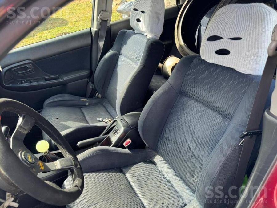 Balts Subaru Impreza 2002 Rēzekne, ar dzinēja tilpumu 2.00 L un nobraukumu 130 tūkst. km par 1500 €, foto 8 vietnē AUTOMOTO.COM.LV