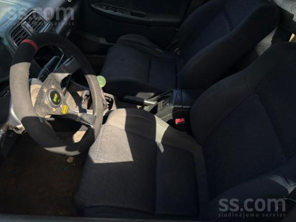 Balts Subaru Impreza 2002 Rīga, ar dzinēja tilpumu 2.00 L un nobraukumu 0 tūkst. km par 1290 €, foto 5 vietnē AUTOMOTO.COM.LV